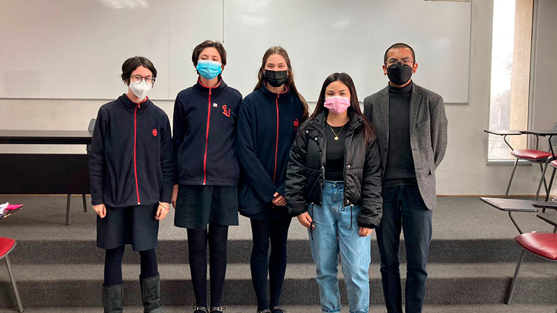 Equipo de debate clasifica en 1er lugar en el torneo escolar más grande ...